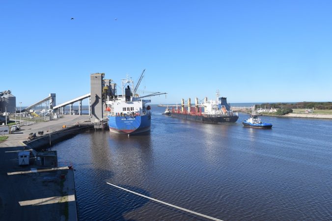 Puerto Quequén prevé finalizar julio con 3.5 millones de toneladas ...