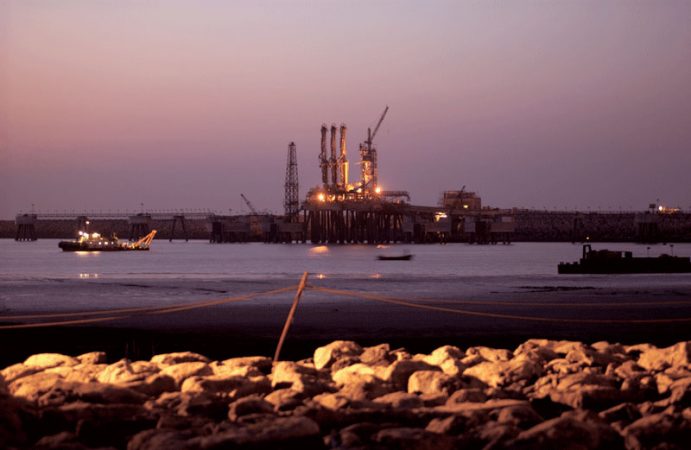 Total venderá a Shell su participación en Hazira LNG and Port ...