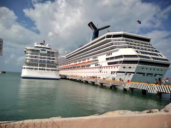 México: Puerto Progreso atiende primera doble escala de cruceros del ...
