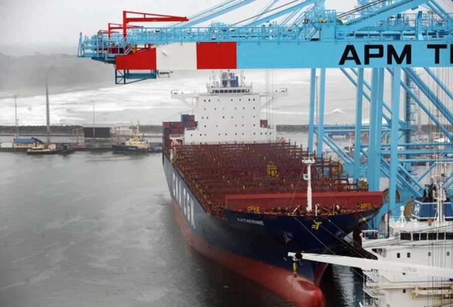APM Terminals Moín recibe al mayor portacontenedores desde el inicio de ...