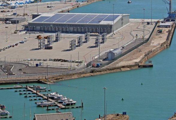 Inglaterra: Nueva Terminal de Carga de Dover recibirá sus primeras ...