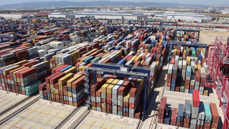 Movimiento de contenedores llenos del Port de Barcelona crece 3% hasta mayo - PortalPortuario