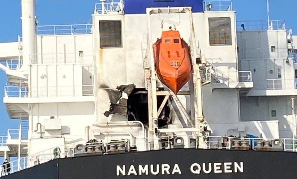 Tres buques con bandera panameña son impactados por misiles en ...