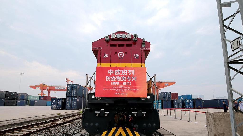 Flujo de trenes entre China y Europa a través del Puerto de Alashankou ...