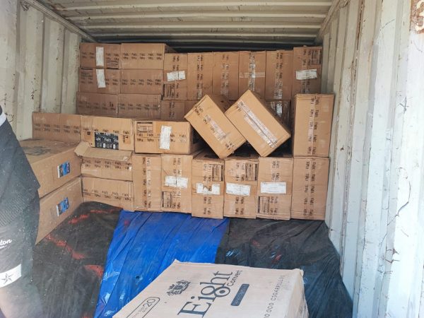 Aduanas incauta camión con cajetillas de cigarrillos - PortalPortuario