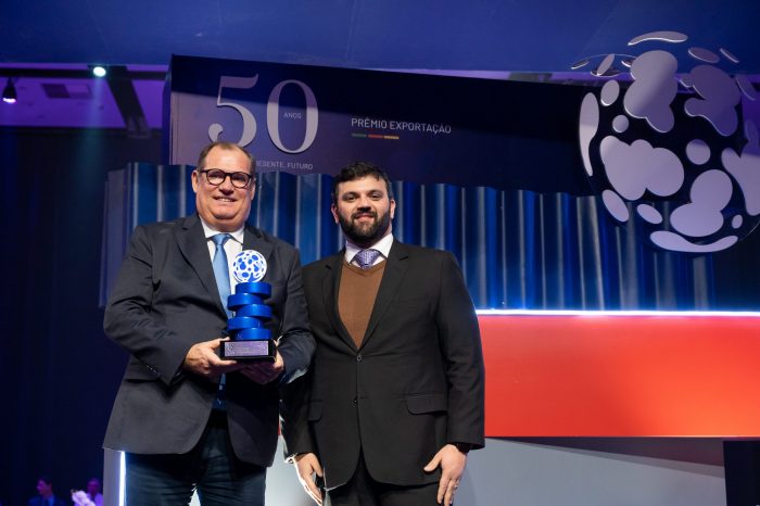 Wilson Sons recibe premio a la exportación por su actividad en Tecon ...