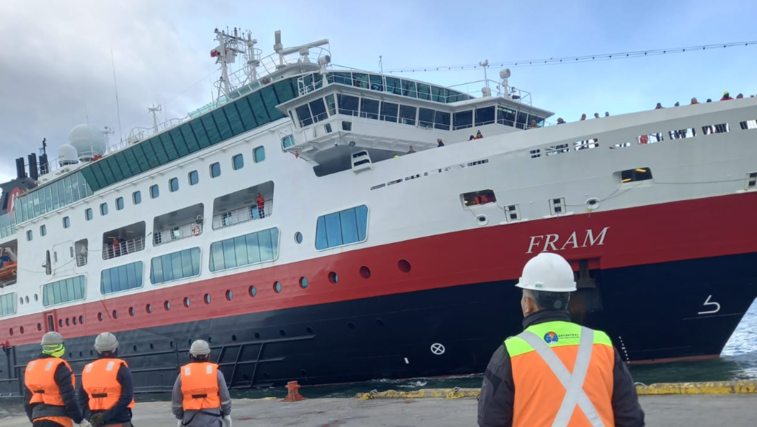 MS Fram inaugura temporada de cruceros 2022-2023 de Puerto Edén - PortalPortuario