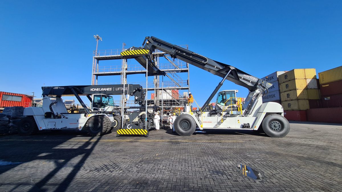 Konecranes entregará 14 montacargas más a San Antonio Terminal ...