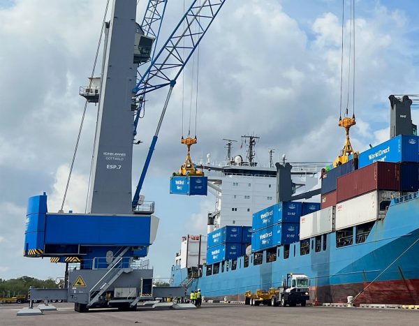 Bahamas: Nassau Container Port ordena grúa móvil portuaria Gottwald ...