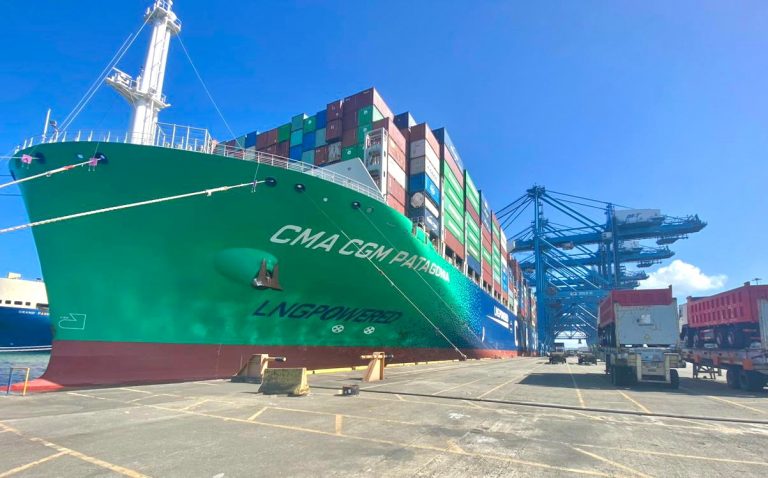 Panamá: Arriba por primera vez un buque propulsado por GNL a Manzanillo ...