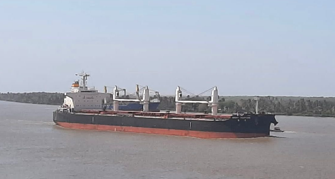 Colombia: Ingresa primer buque con 10 metros de calado a la Zona ...