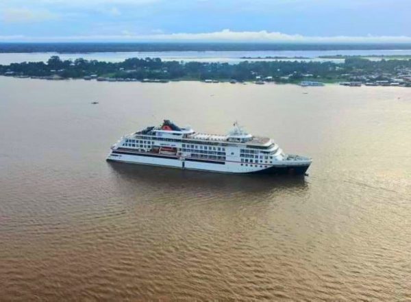 Perú: Puerto de Iquitos recibe al crucero Heanseatic Spirit ...