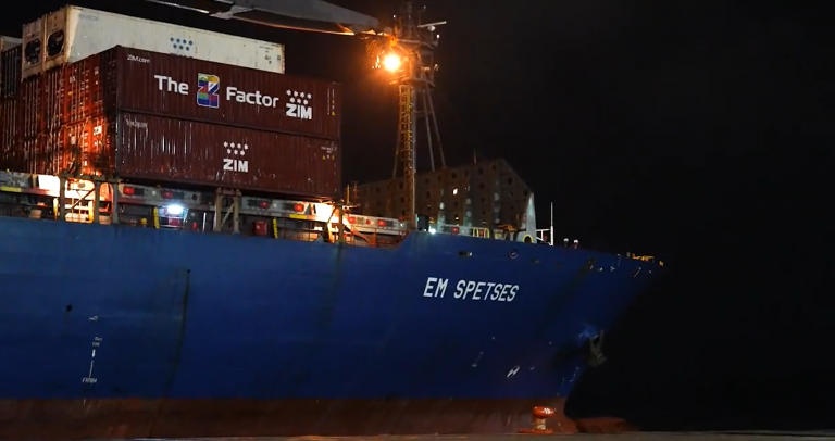 Ecuador: Arriba primer buque en servicio sur de ZIM Colibri Xpress a ...