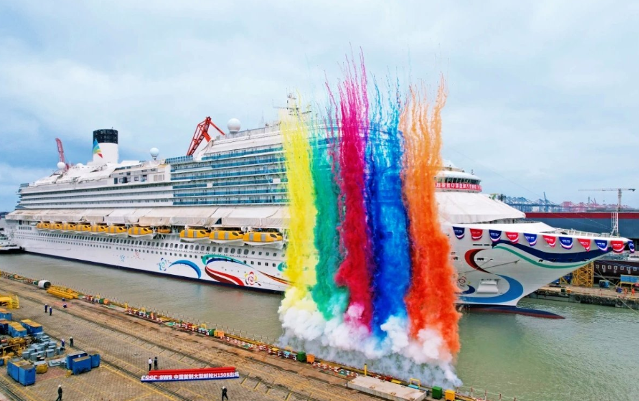 China celebra ceremonia de botadura del crucero Adora Magic City ...