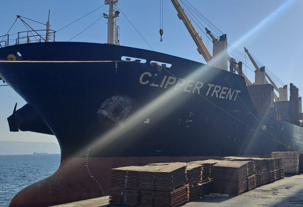 Embarcan 25 mil toneladas de cátodos de cobre con rumbo a Panamá en ...