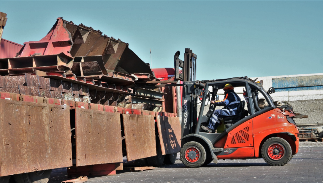 Antofagasta Terminal Internacional entrega 14 toneladas de chatarra a ...