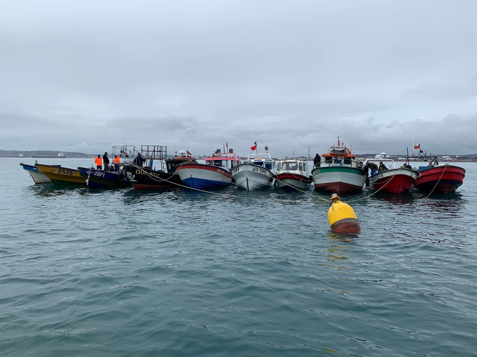 Protesta de pescadores impide ingreso de buques para operar en ...