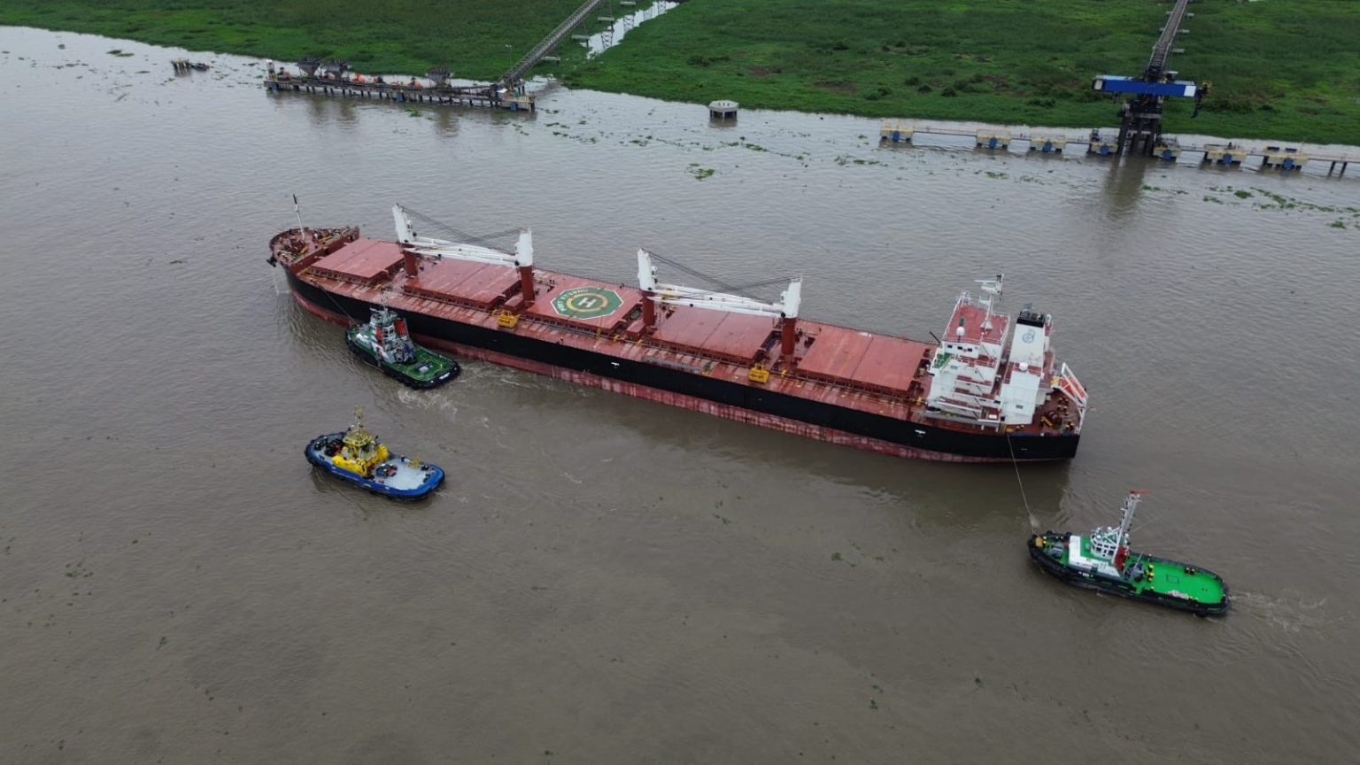 buque sale de barranquilla con 10 mts de calado - PortalPortuario