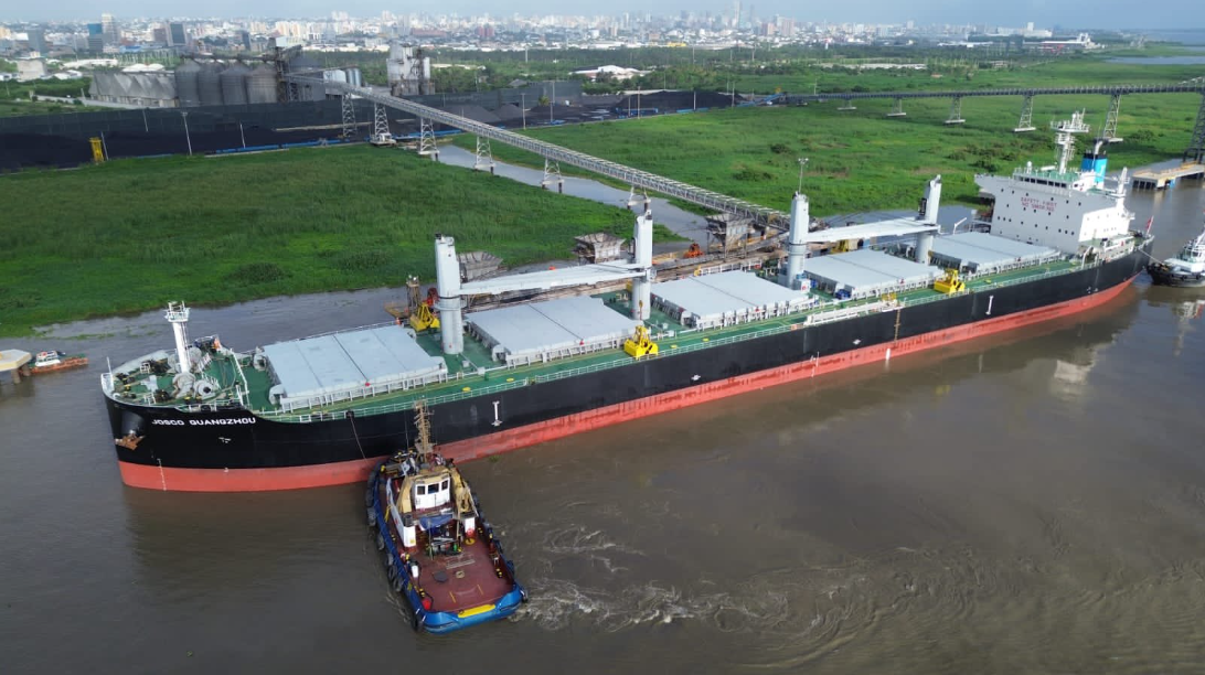 Colombia: Buque con calado máximo de 10 metros establece hito en ...