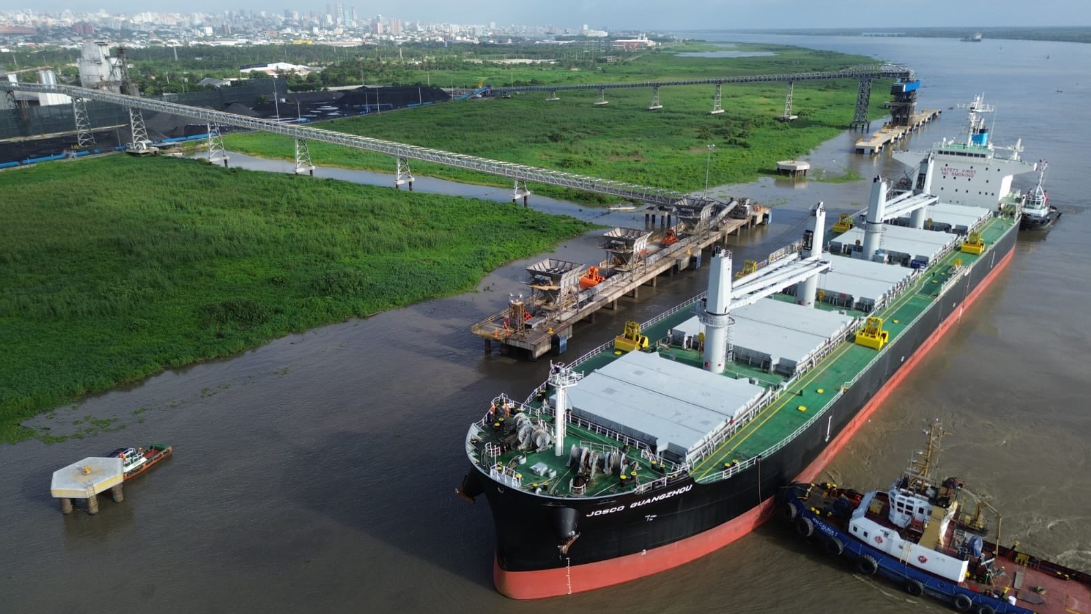 Colombia: Buque con calado máximo de 10 metros establece hito en ...