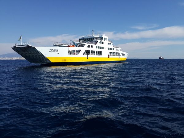 Desperfecto mecánico causa retraso en itinerario del ferry Pathagon de ...