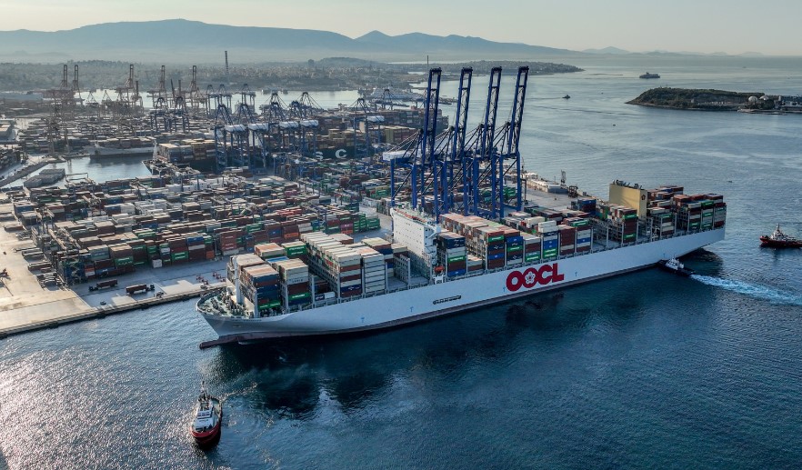 Puerto del Pireo recibe por primera vez al OOCL Pireaus - PortalPortuario