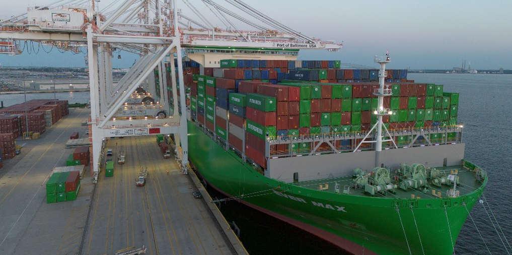 Estados Unidos: Buque de Evergreen se convierte en el más grande en ...