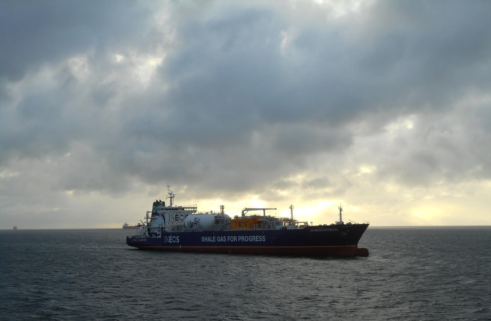 Buque se mantiene a la deriva por más de 24 horas tras falla de motor ...