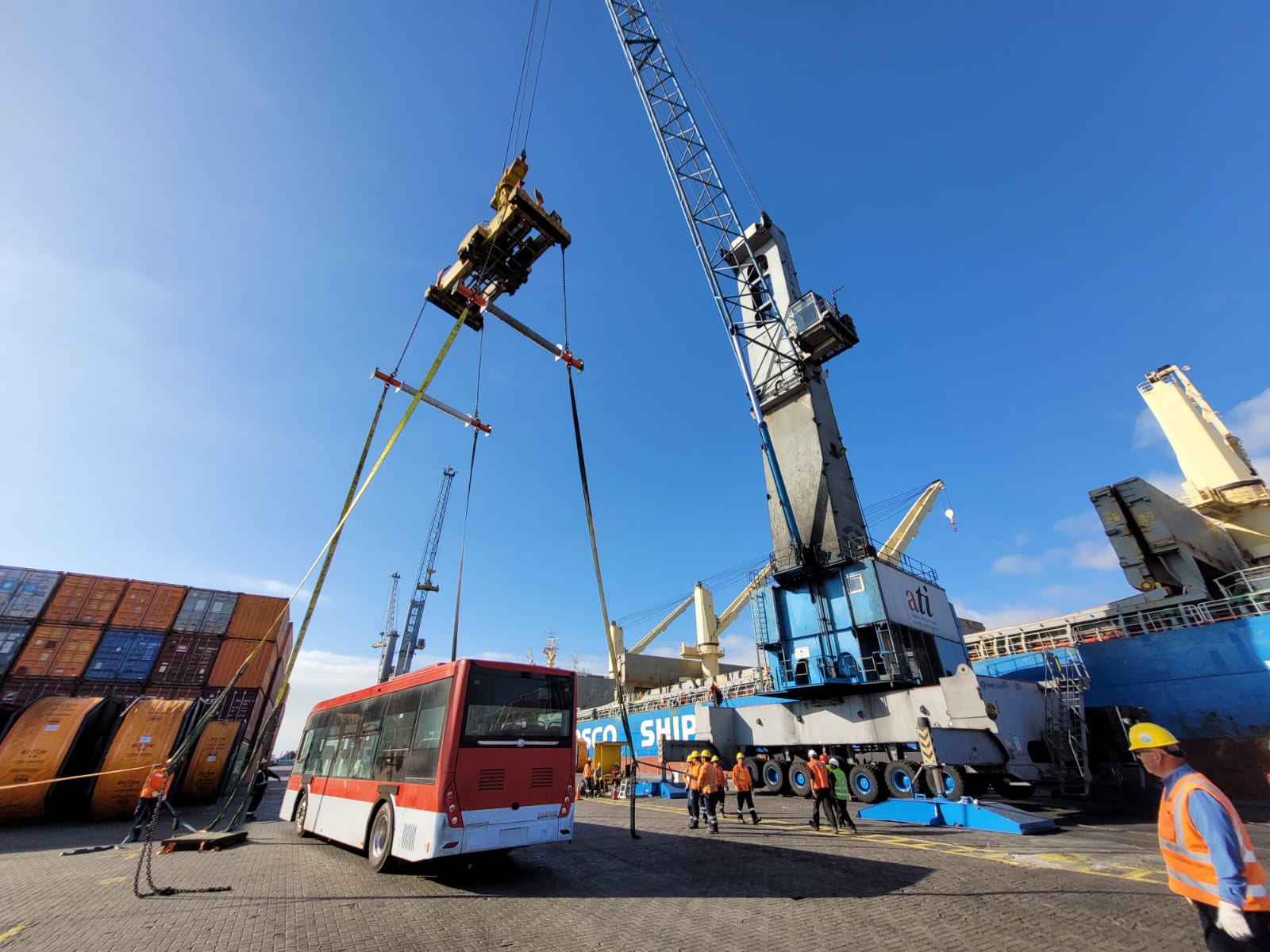 Llegan primeros buses eléctricos de Antofagasta al puerto local ...
