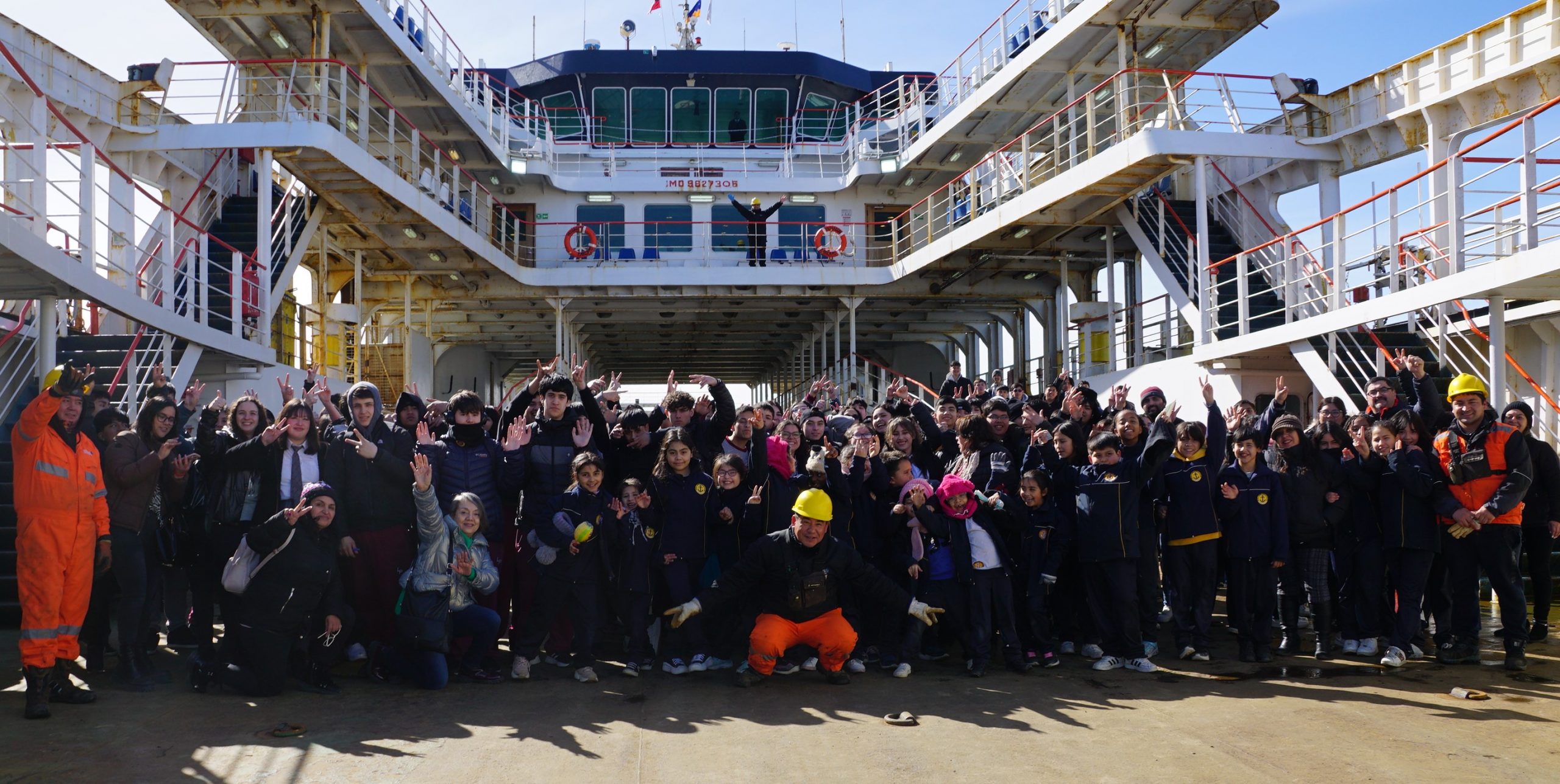 200 estudiantes son premiados con paseo por la bahía de Punta Arenas a ...