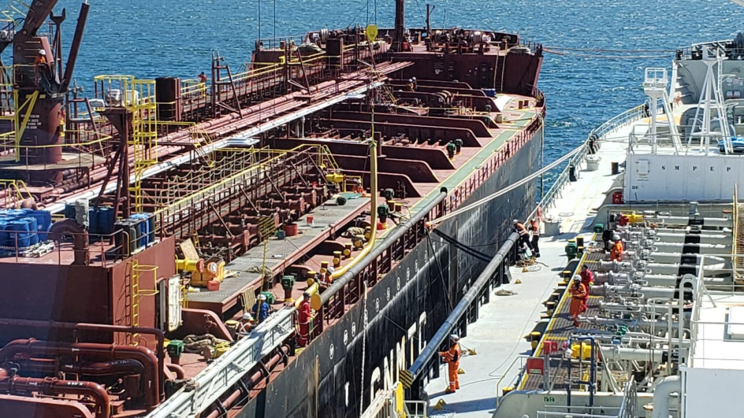 Fiscalizan protocolos de alije de combustible en la bahía de Quintero ...