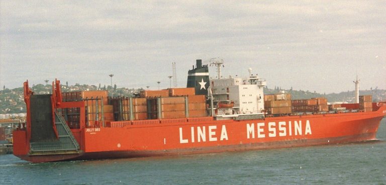 Buque portacontenedores Jolly Oro se suma a la flota de Ignazio Messina ...