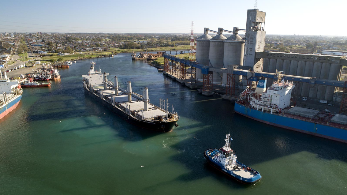 Argentina: Puerto Quequén transfiere 935.575 toneladas de carga en ...