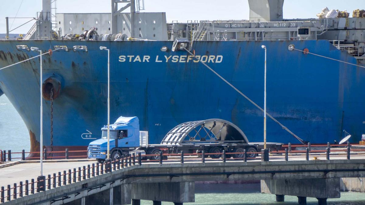 Argentina: Arriba al Puerto de Punta Quilla una nueva turbina para las ...