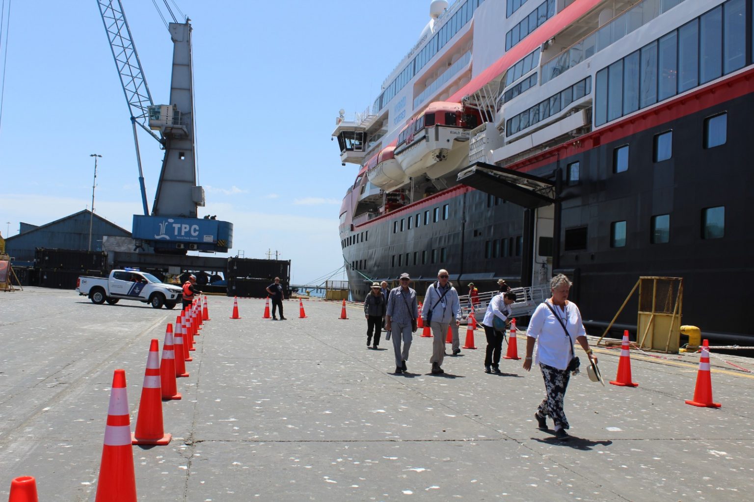 Puerto de Coquimbo recibe al segundo crucero de la temporada 2023-2024 - PortalPortuario
