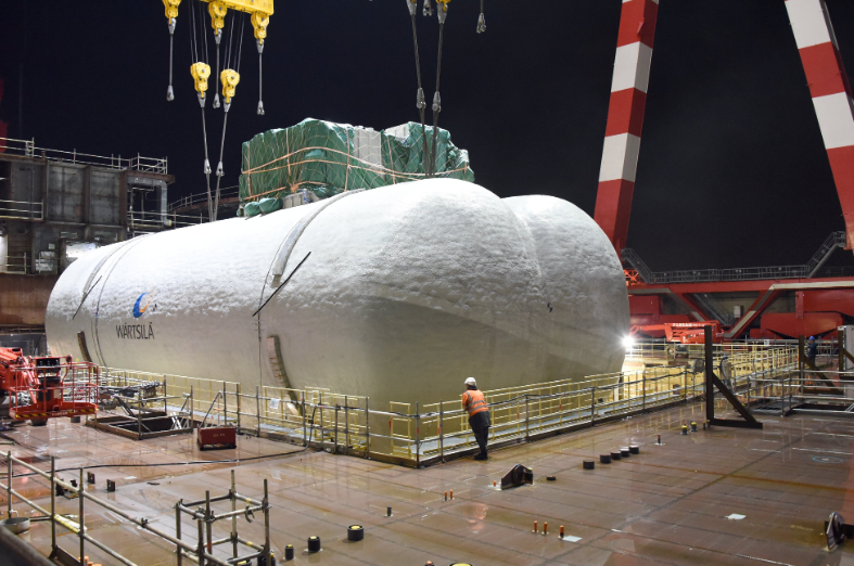 Instalan tanques de GNL en MSC World America - PortalPortuario