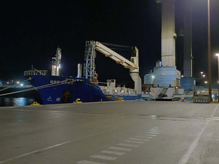 Ian Taylor agencia tres buques de manera simultánea en Puerto Angamos ...