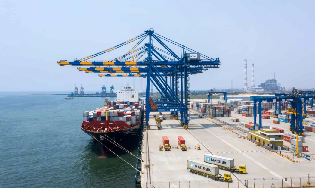 India: Adani Ports venderá su participación en la terminal de ...