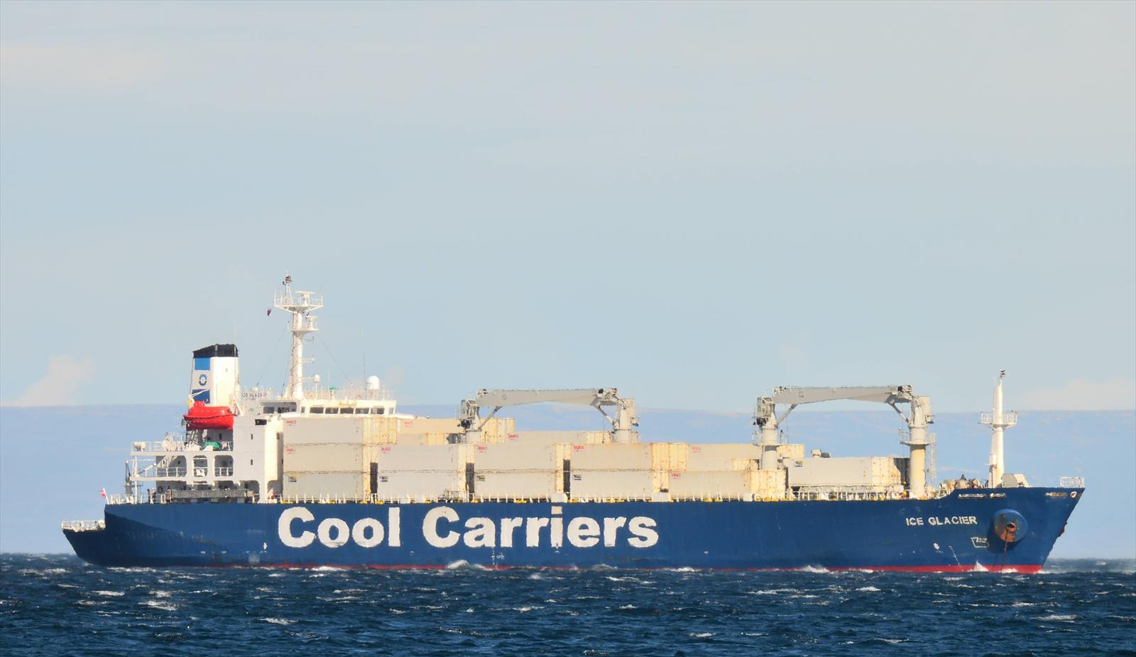 Cargan 3.700 pallets con fruta fresca a bordo de buque frigorífico en Terminal Puerto Coquimbo ...