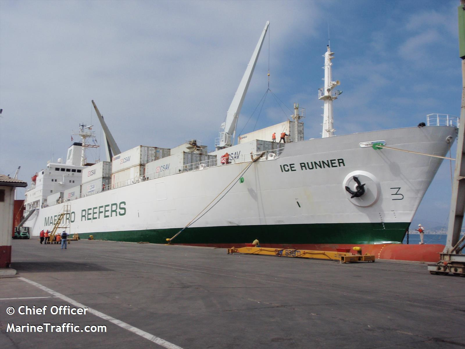 Buque frigorífico embarcará 3.584 pallets con fruta fresca en el ...