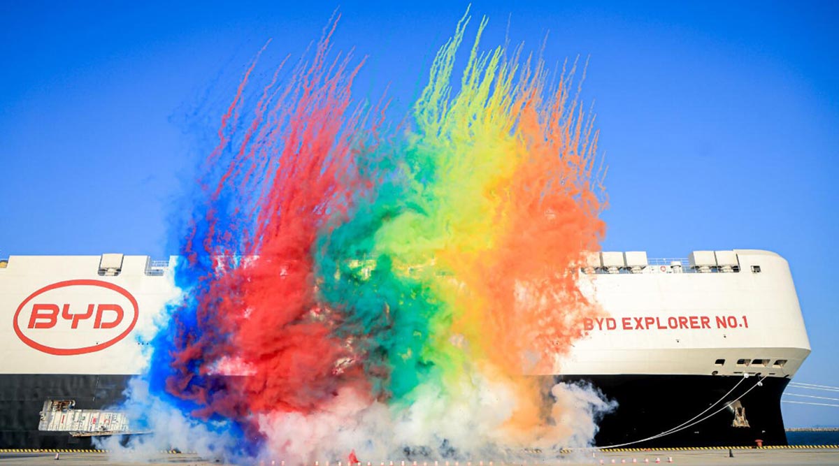 Primer buque fletado por BYD zarpa con 5 mil vehículos eléctricos rumbo a Europa - PortalPortuario