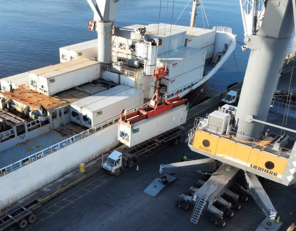 Buque Cool Royal en el Gloucester Marine Terminal - PortalPortuario