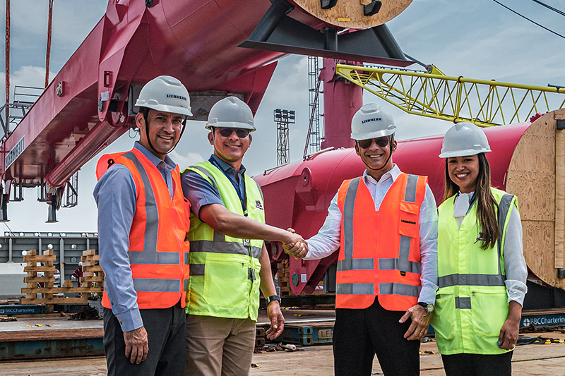 Porto Chibatão recibe cuatro grúas LBS 800 de Liebherr - PortalPortuario