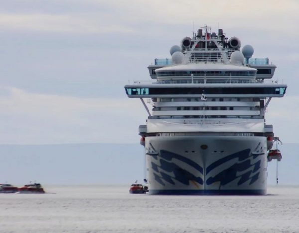 Sapphire Princess opera a la gira en Punta Arenas - PortalPortuario
