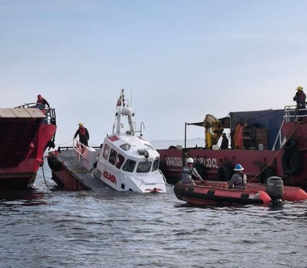 Lancha de prácticos de Agunsa se hunde en Puerto Patache - PortalPortuario
