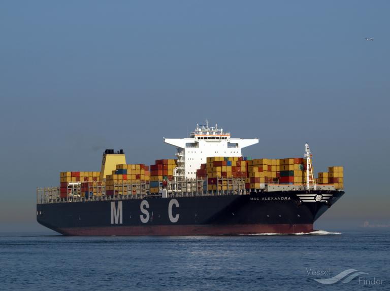 Hutíes se atribuyen ataques contra granelero, LPG Tanker y ...