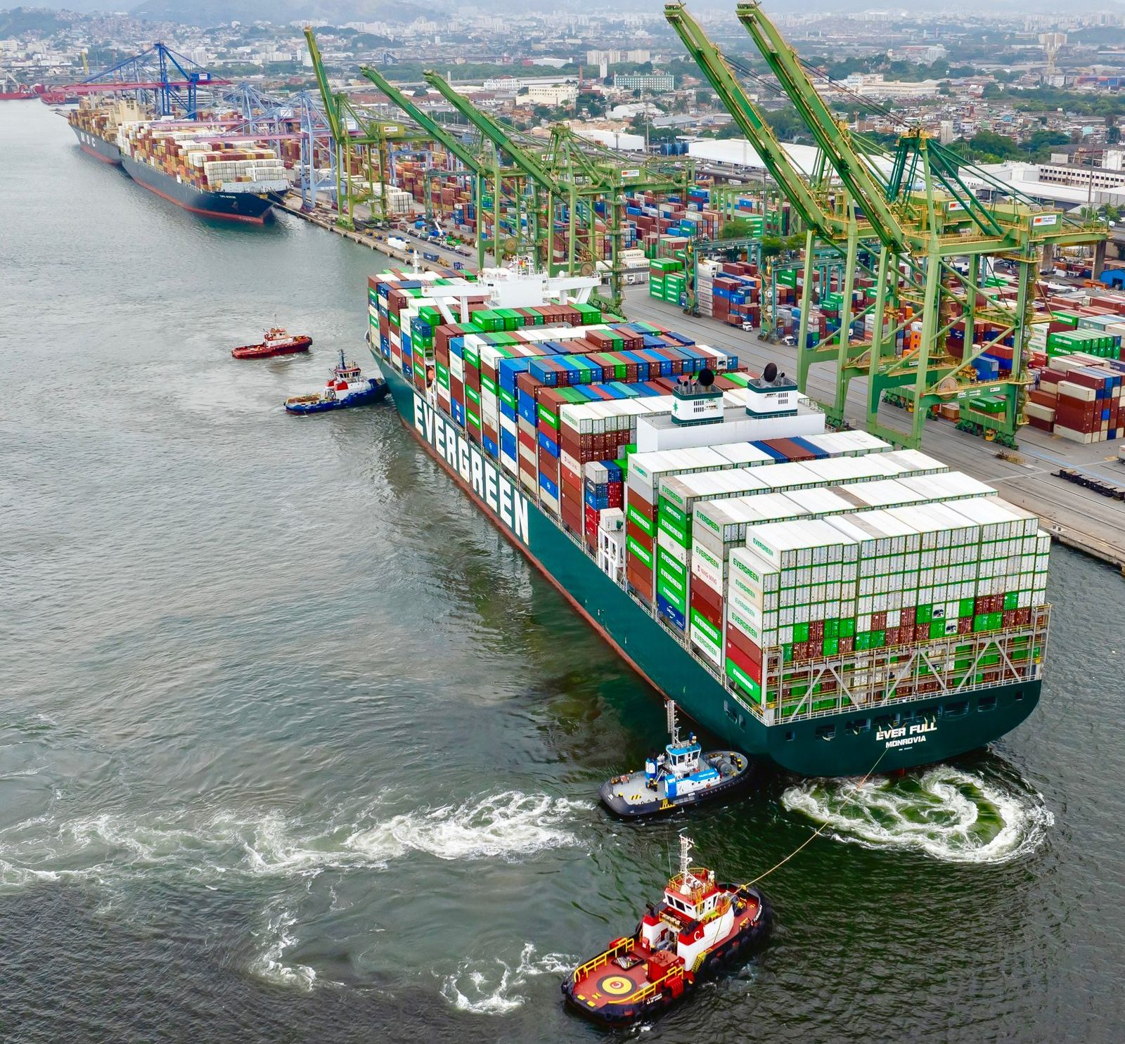 Brasil: Puerto de Río de Janeiro atiende a cuatro portacontenedores de ...