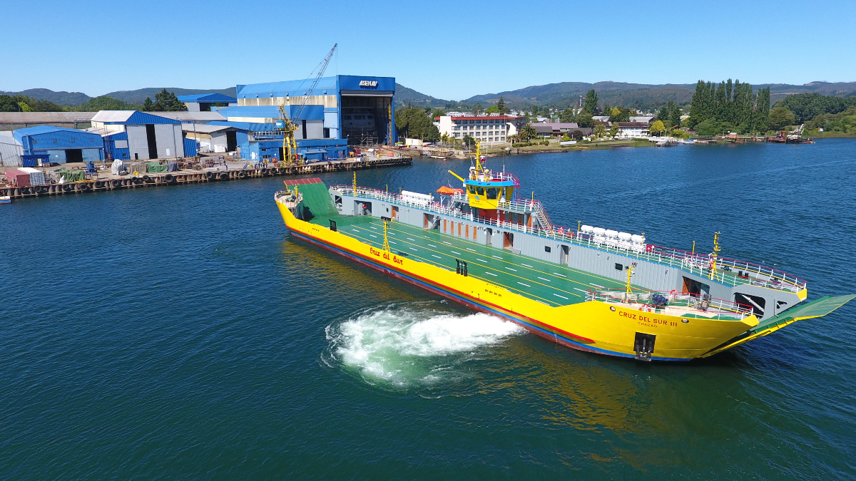 Barcazas construidas en Chile colaboran con 23 mil recaladas al año en ...