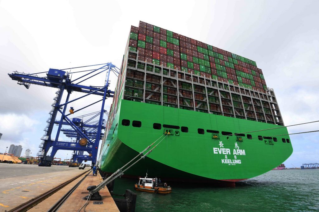 Sri Lanka: Puerto de Colombo recibe recalada de buque de 24.000 TEU de ...