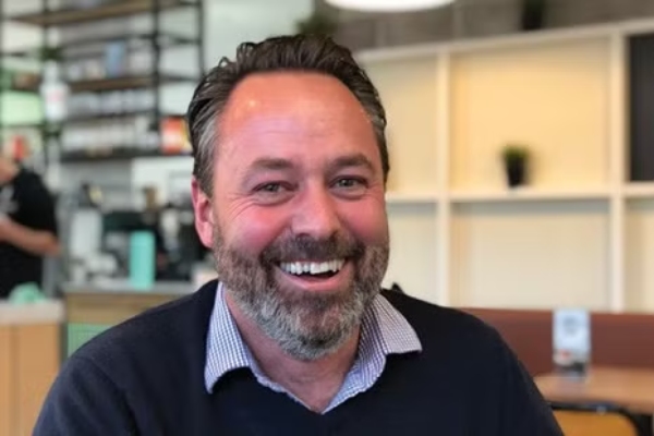 Damian-Perry-photo-Hurtigruten - PortalPortuario